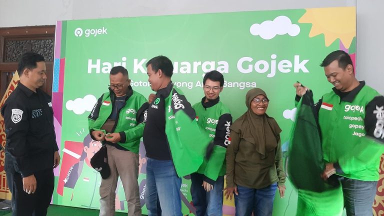 Hari Pahlawan, Gojek Luncurkan Jaket Baru Mitra Driver – Kilasjateng.id